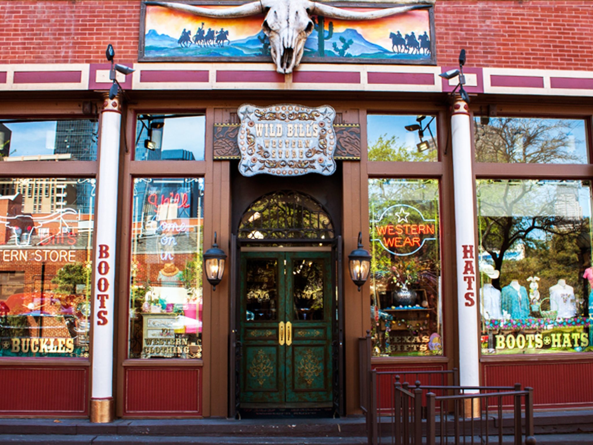 Things To Do – Dallas West End